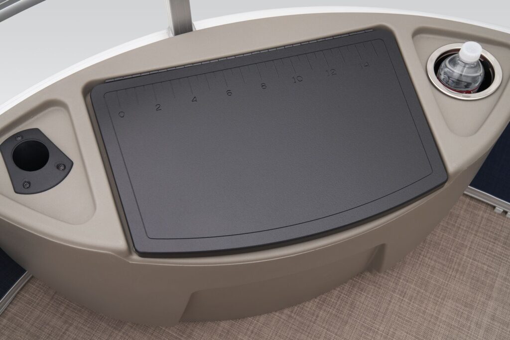 Sun Tracker 18 DLX Specs & Features - Boater USA