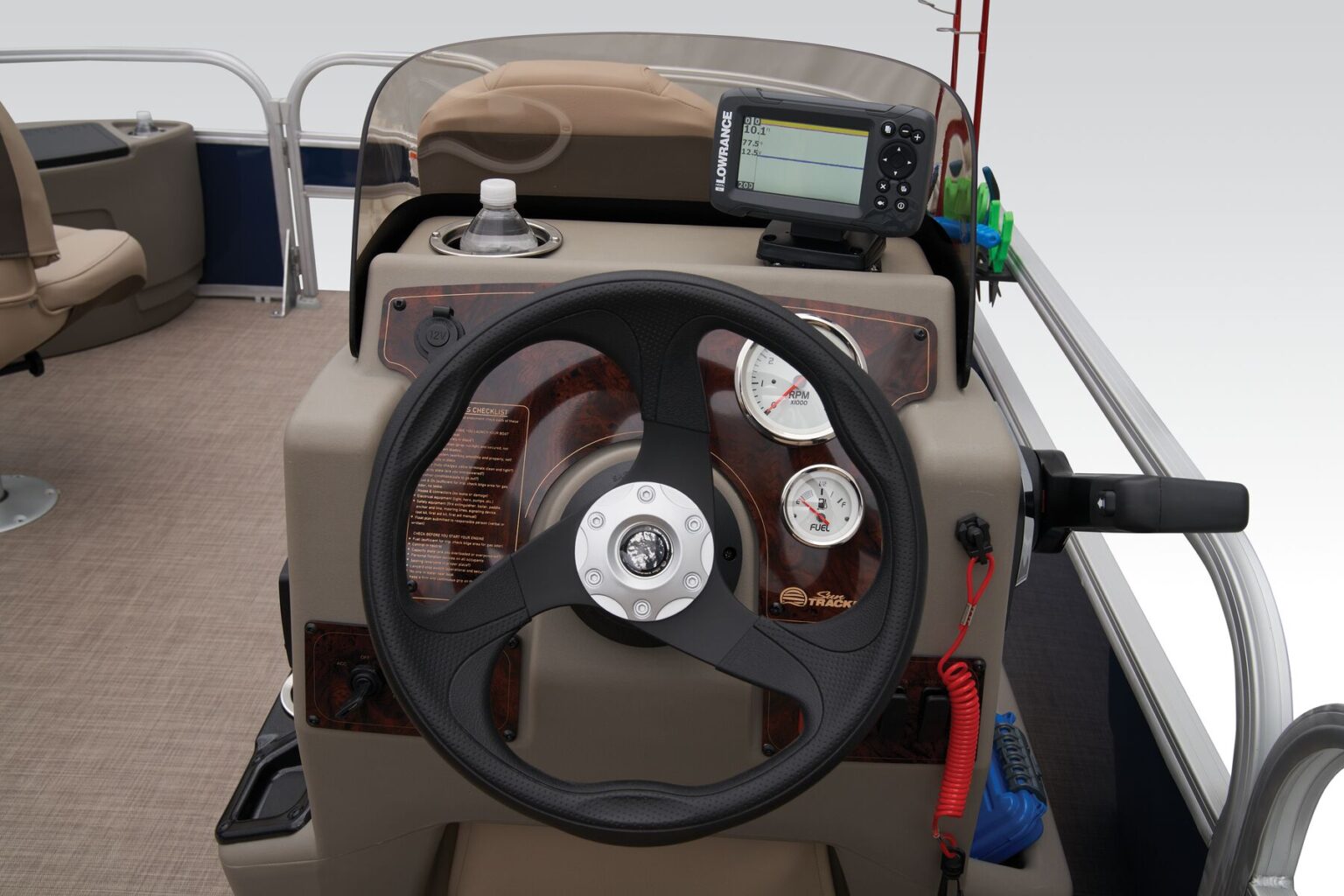 Sun Tracker 18 DLX Specs & Features - Boater USA