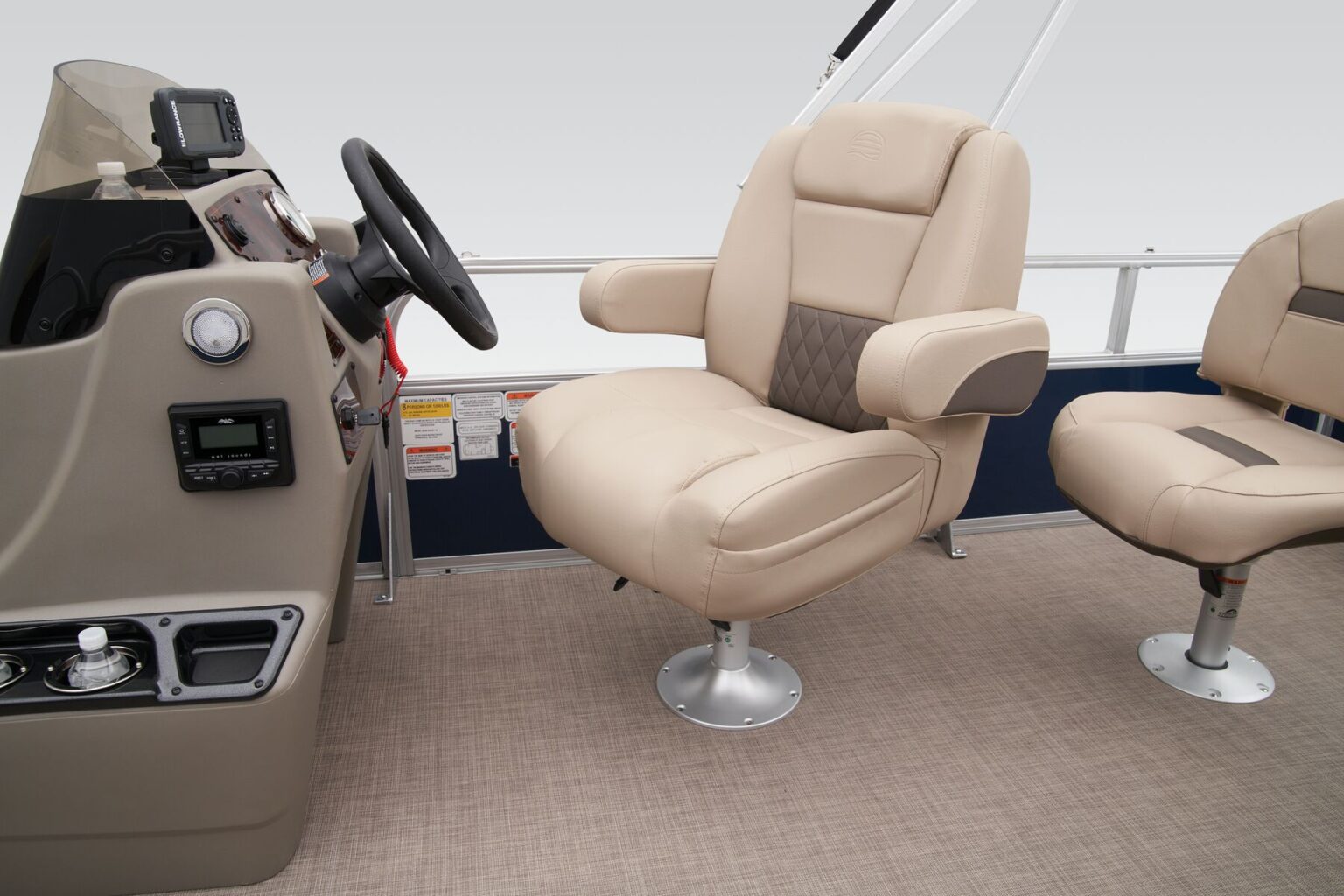 Sun Tracker 18 DLX Specs & Features - Boater USA