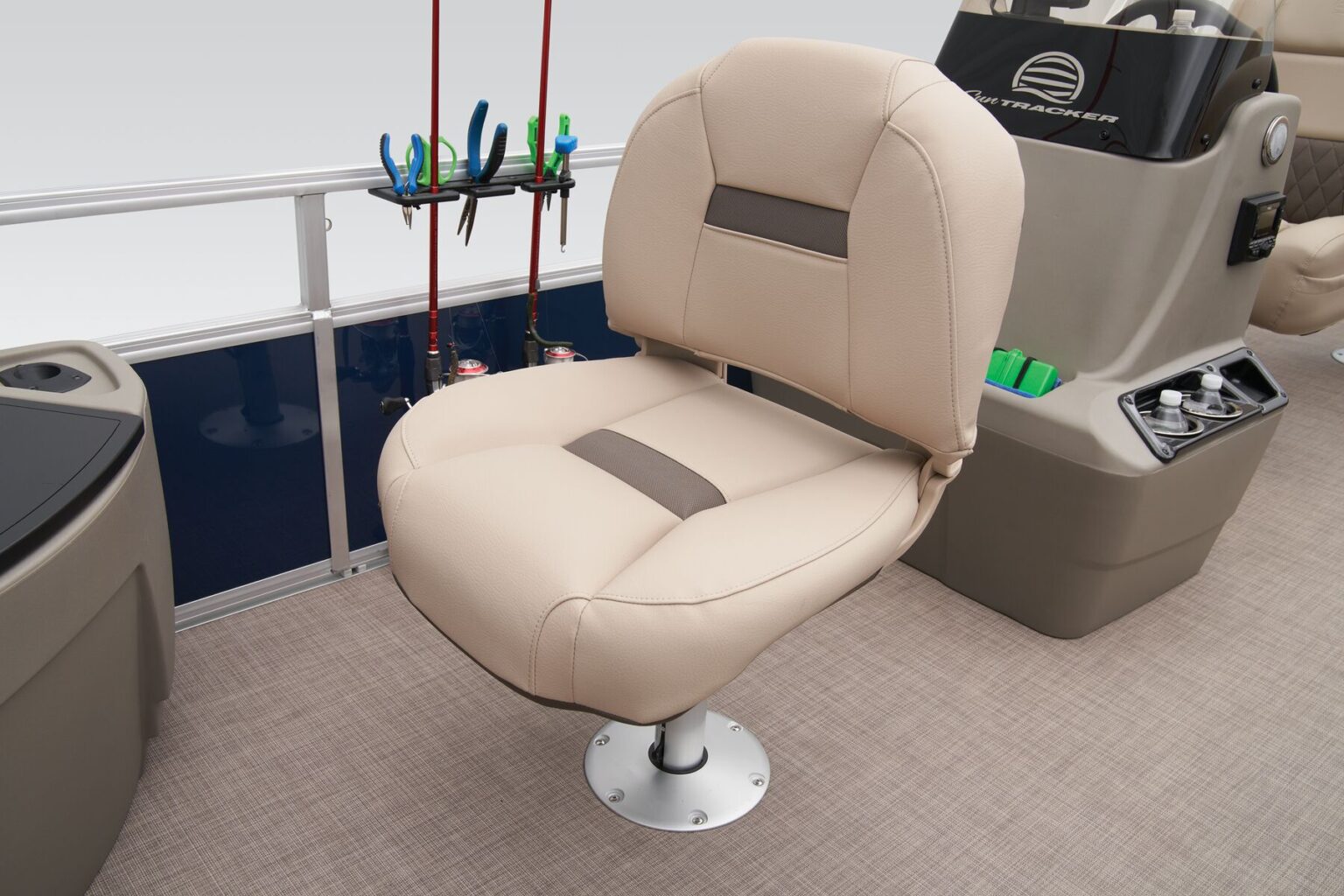 Sun Tracker 18 DLX Specs & Features - Boater USA