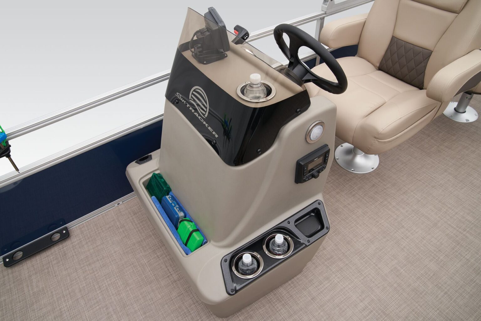 Sun Tracker 18 DLX Specs & Features - Boater USA