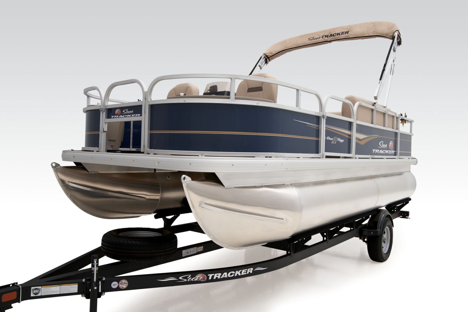 Sun Tracker 18 DLX Specs & Features - Boater USA