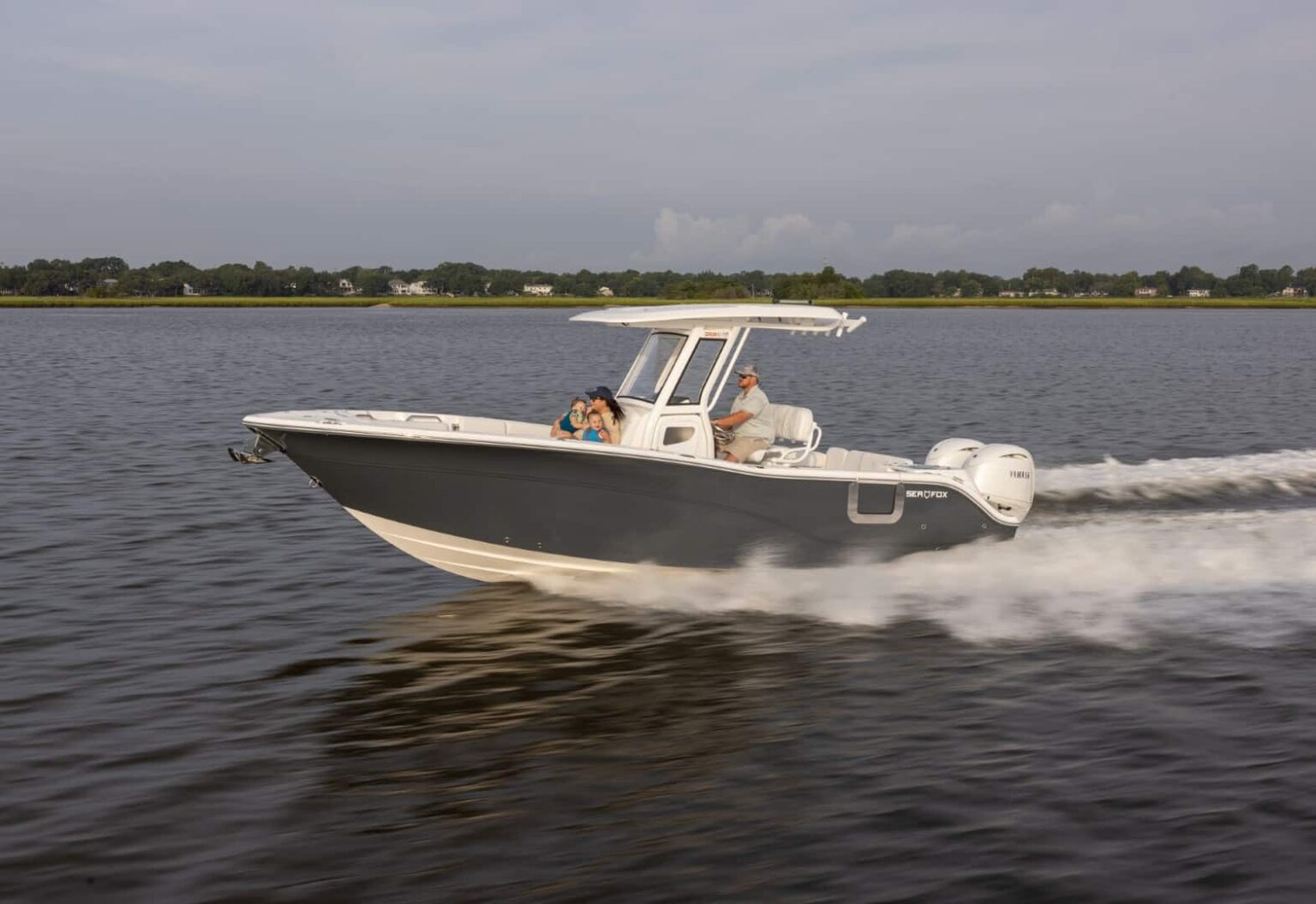 10 Center Consoles for the Family - Boater USA